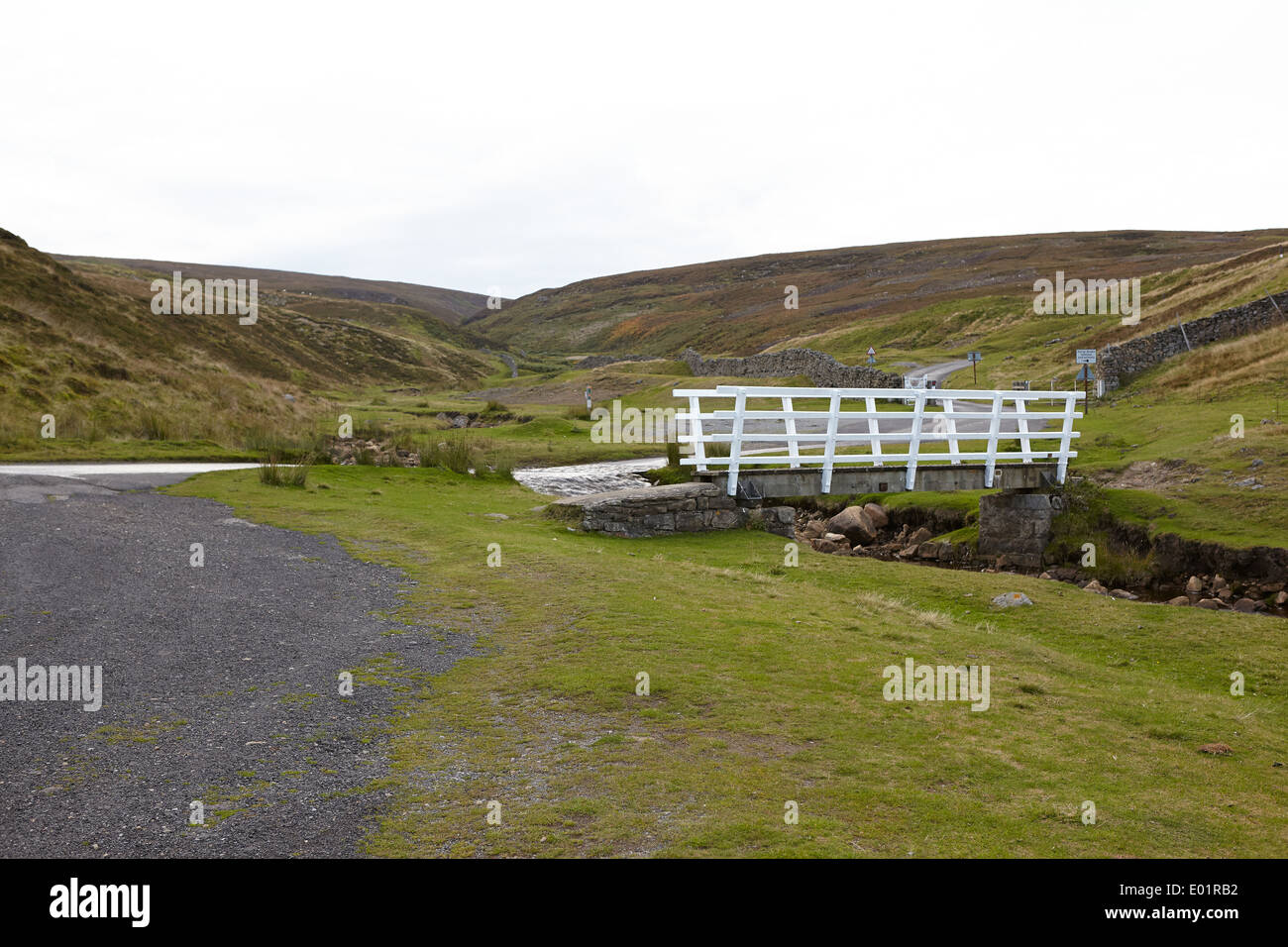 Yorkshire dales footbridge hi-res stock photography and images - Alamy