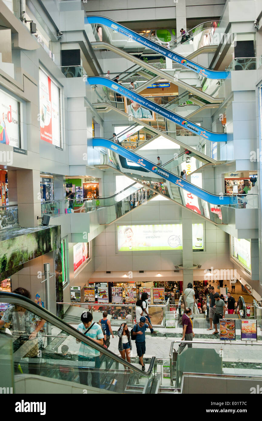 Bangkok, Thailand - MBA shopping mall Stock Photo - Alamy