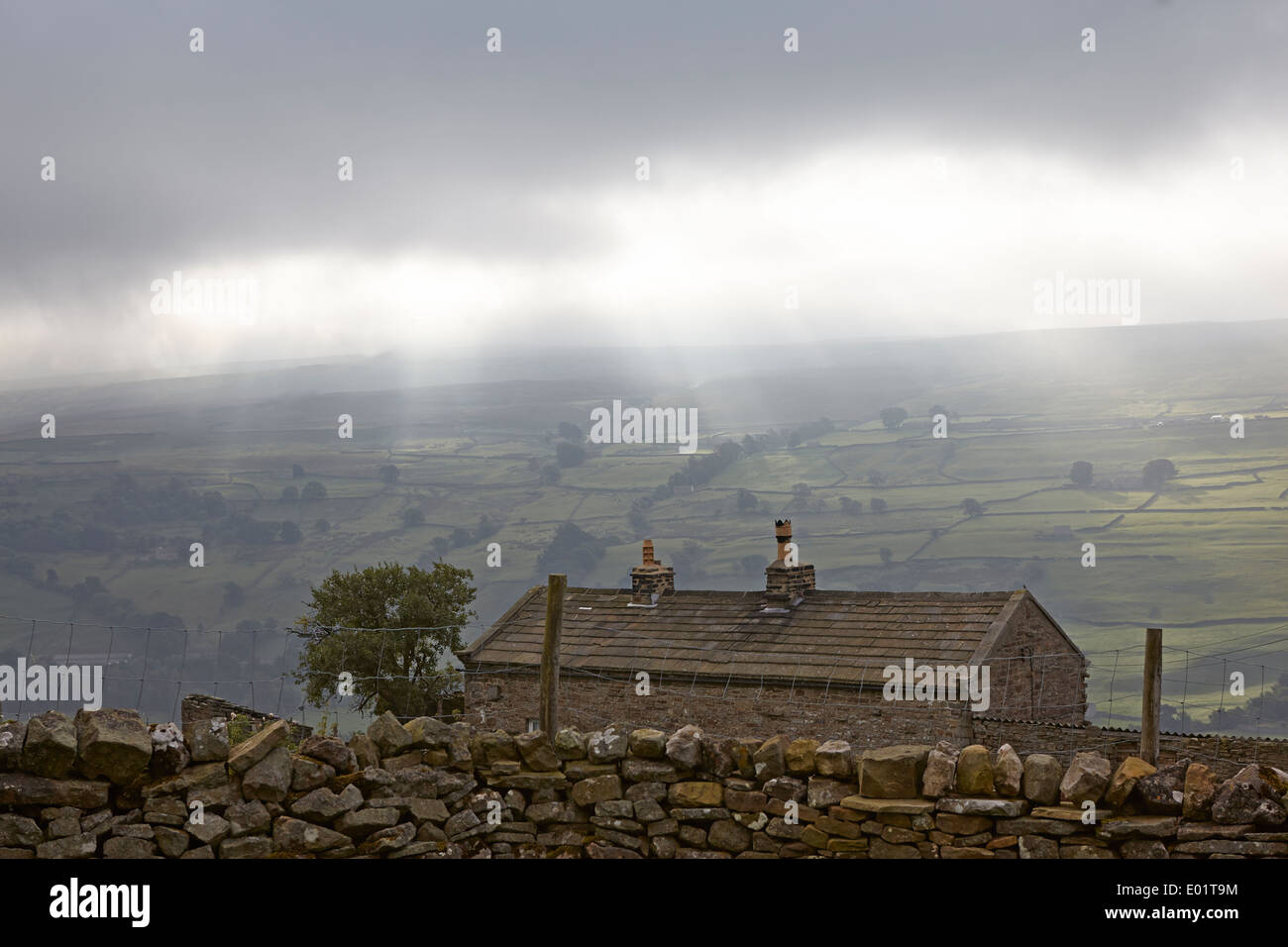 farm cottage Yorkshire Dales Stock Photo - Alamy