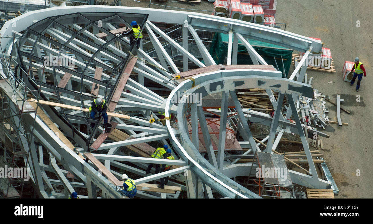 Frankfurt Main, Germany. 29th Apr, 2014. A steel scaffold of the so ...