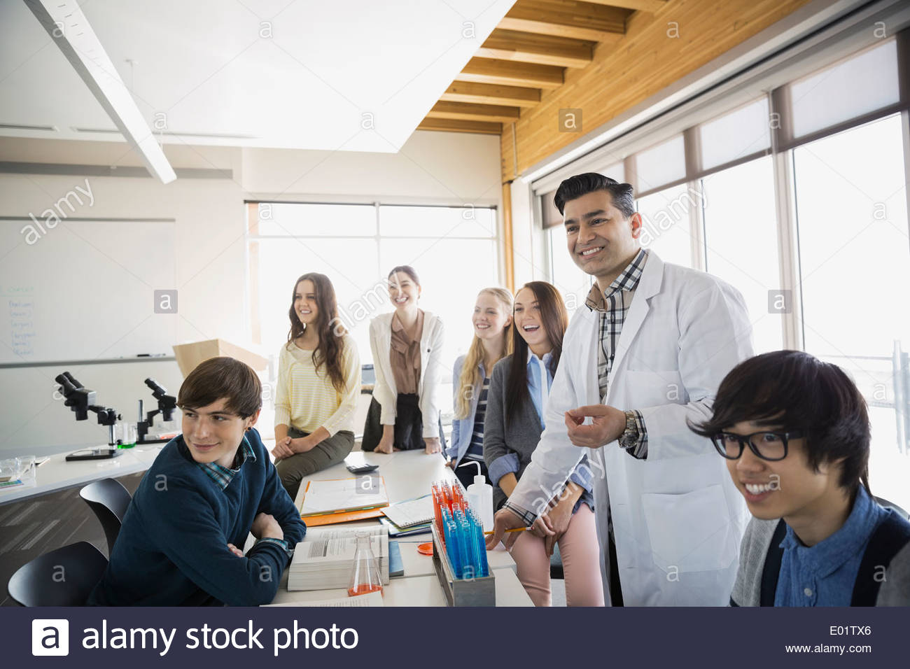 Student students science experiment lab test hi-res stock photography ...