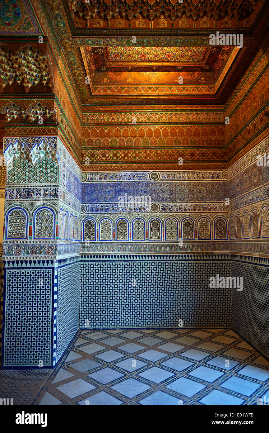 Moroccan ceiling tiles hi-res stock photography and images - Alamy