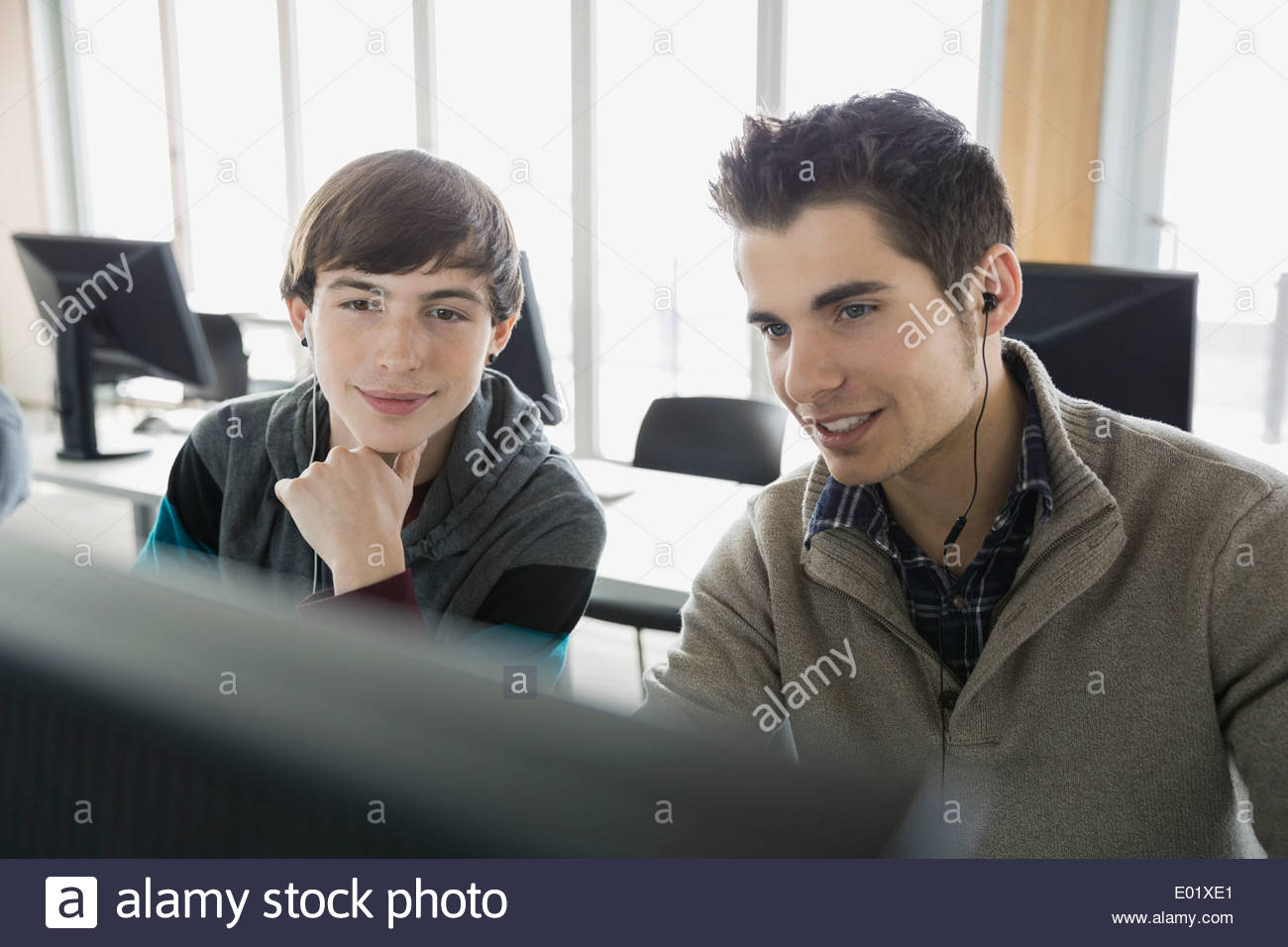 Adult learning class headphones hi-res stock photography and images - Alamy