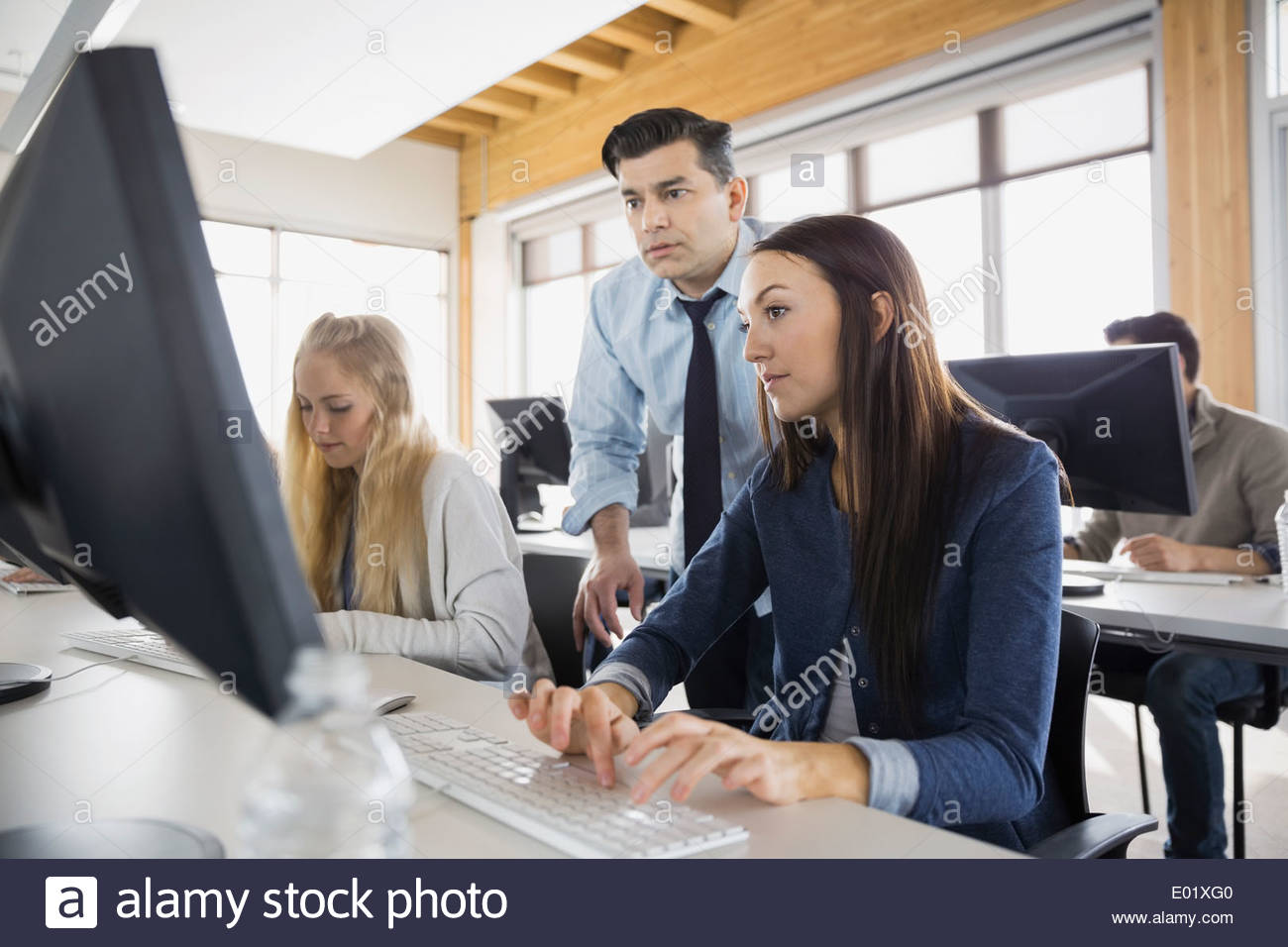 Indian teacher student computer class hi-res stock photography and ...