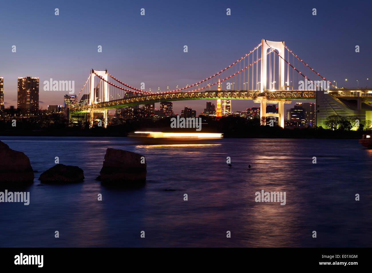 Rainbow bridge at night. Odaiba, Tokyo, Japan Stock Photo - Alamy