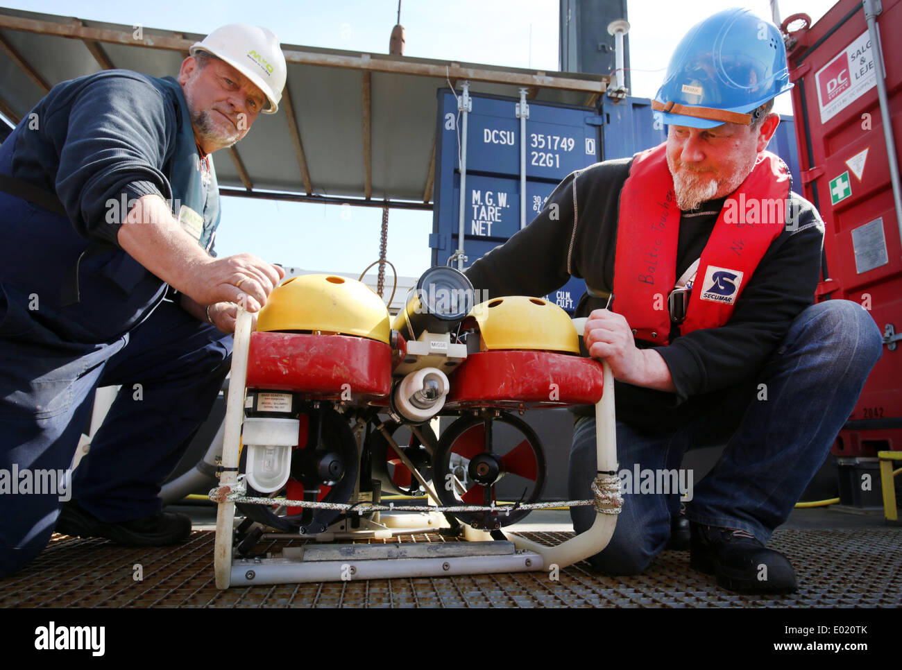 Underwater cable baltic sea hi-res stock photography and images - Alamy