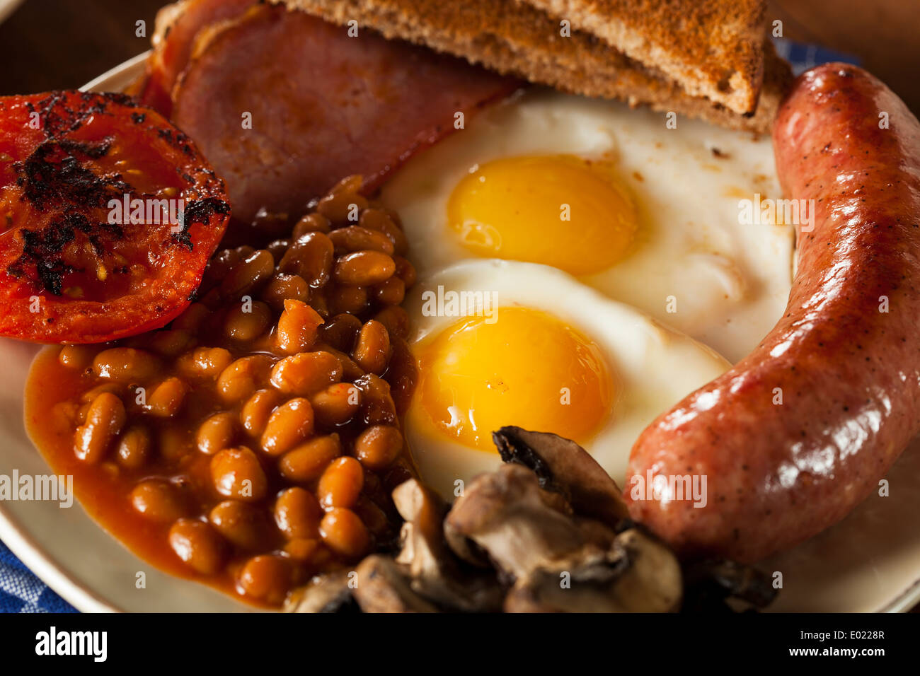 Full english breakfast plate hi-res stock photography and images - Alamy