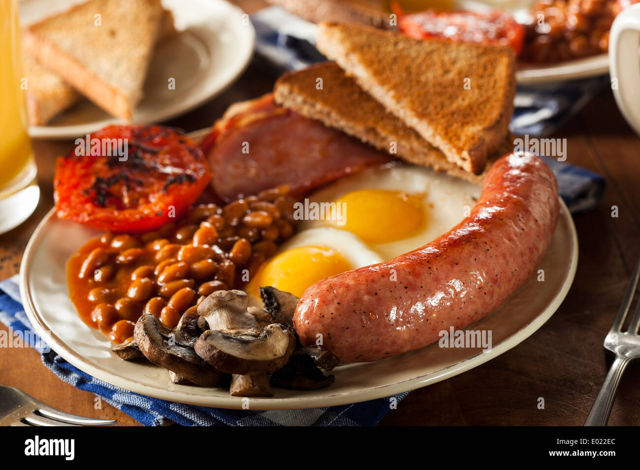 Full cooked english breakfast hi-res stock photography and images - Alamy
