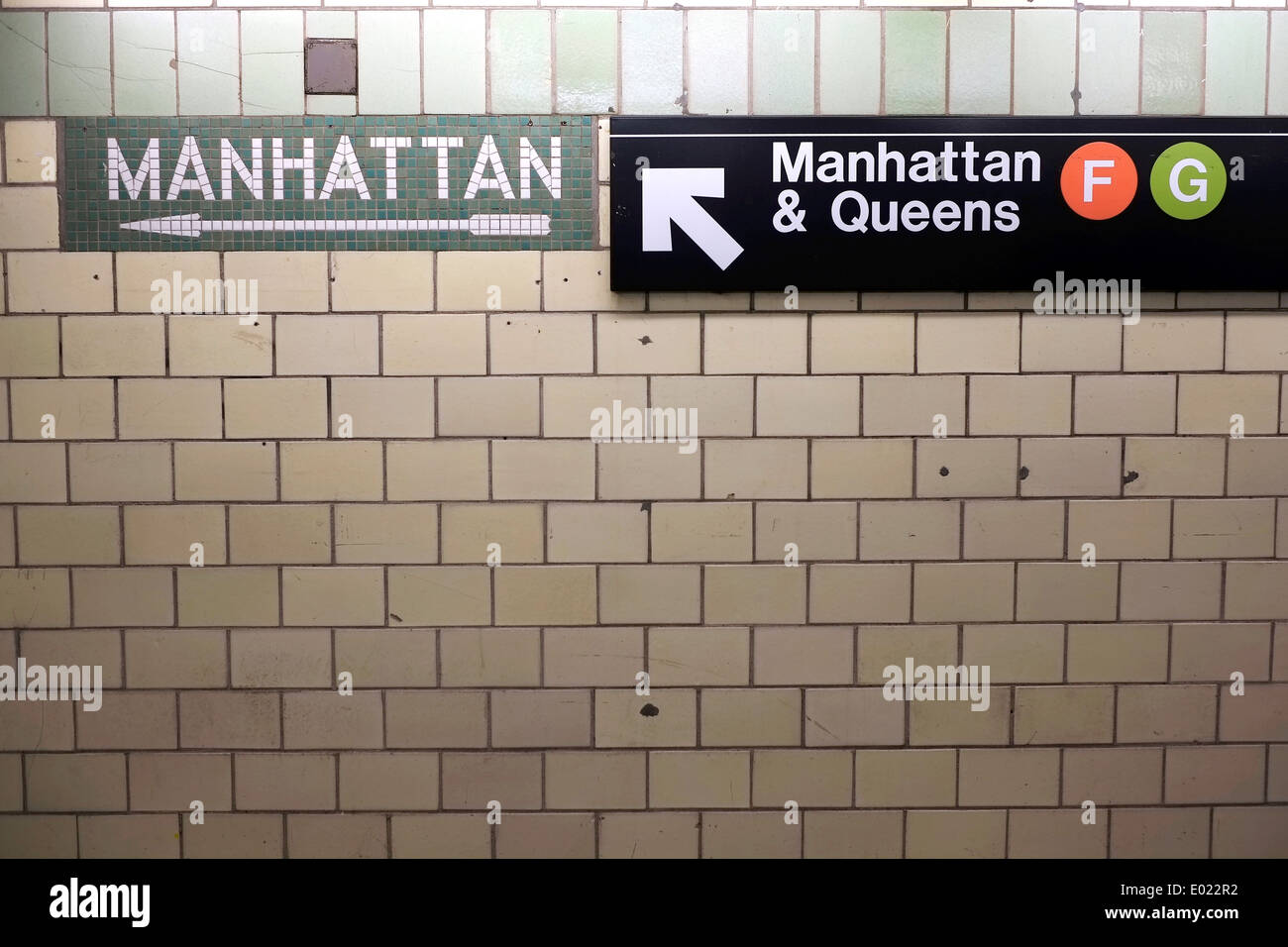 Manhattan trains hi-res stock photography and images - Alamy