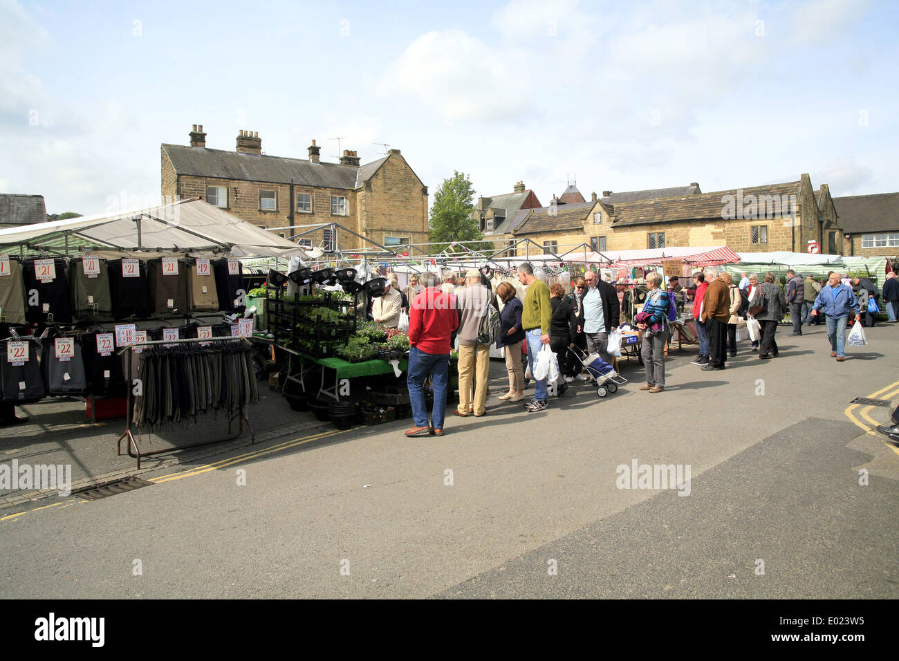 Bakewell farmers market peak district hi-res stock photography and ...