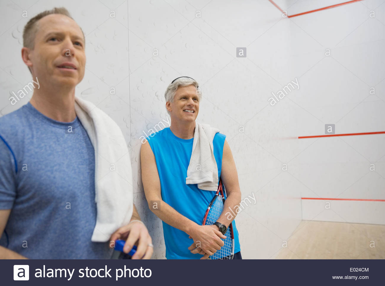 Men standing up hi-res stock photography and images - Alamy