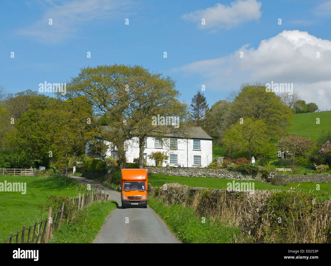 Tnt delivery van hi-res stock photography and images - Alamy