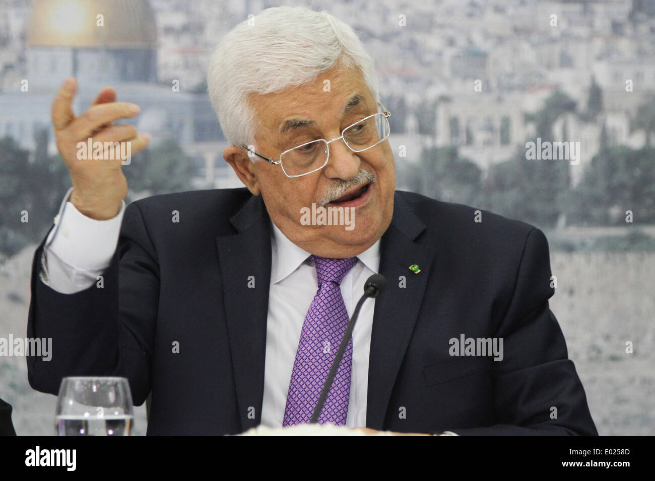 Ramallah, Palestinian Territories. 30th Apr, 2014. Palestinian ...