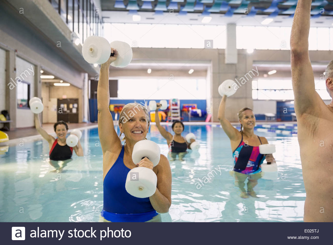 Exercise swimming pool class hi-res stock photography and images - Alamy