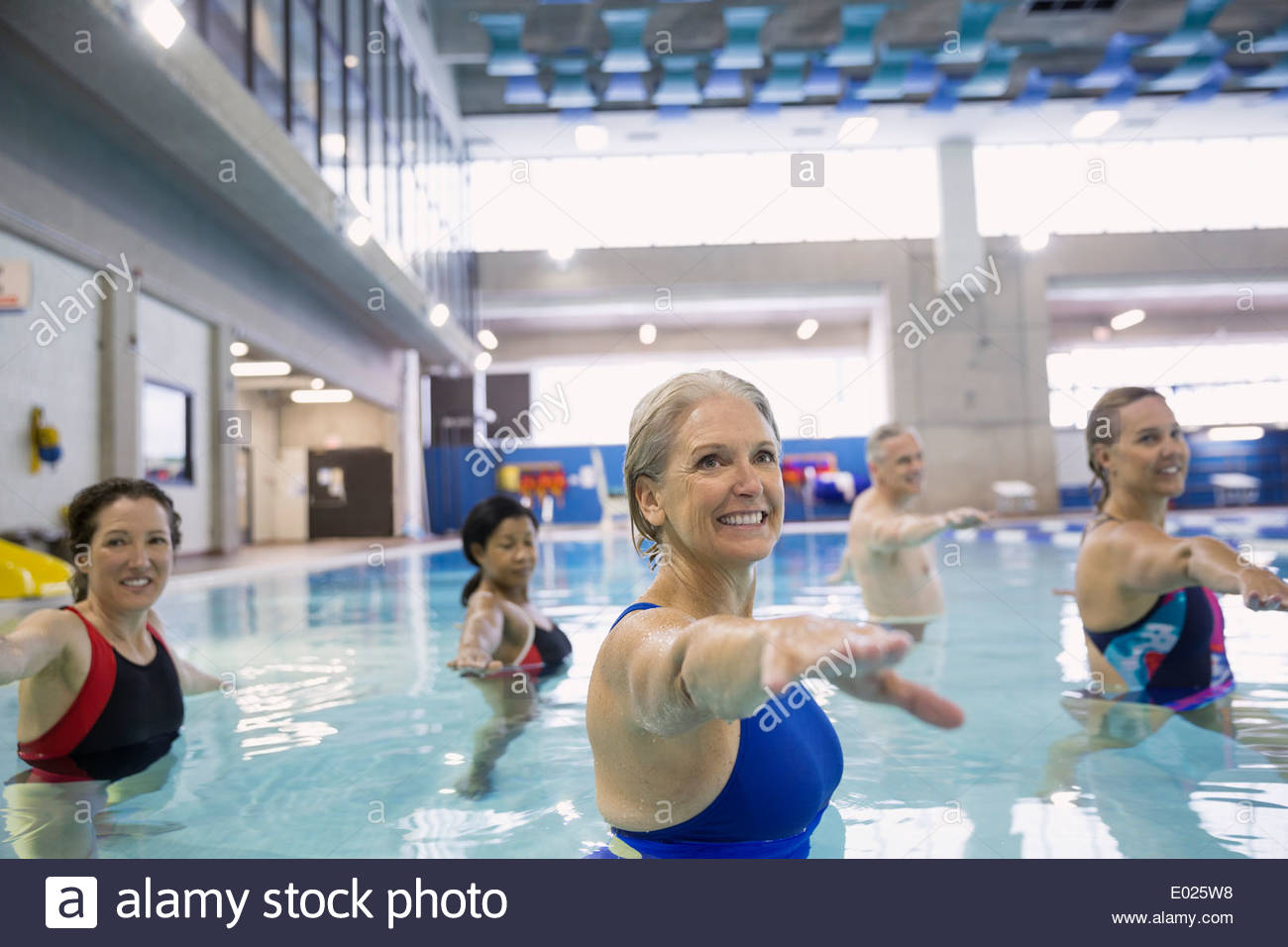 Exercise swimming pool class hi-res stock photography and images - Alamy