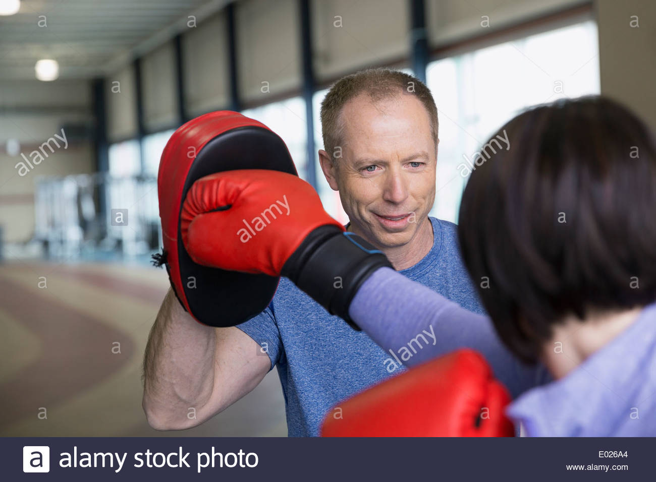 Woman boxing hi-res stock photography and images - Alamy