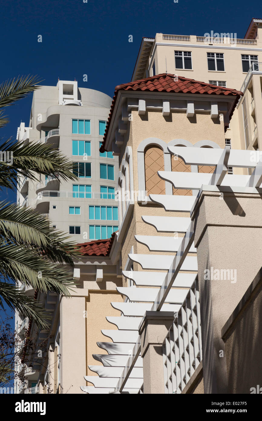 Contrasting architecture hi-res stock photography and images - Alamy