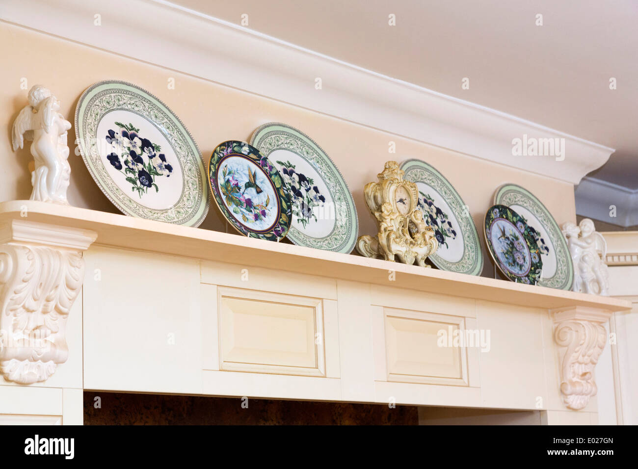Wall plates hi-res stock photography and images - Alamy