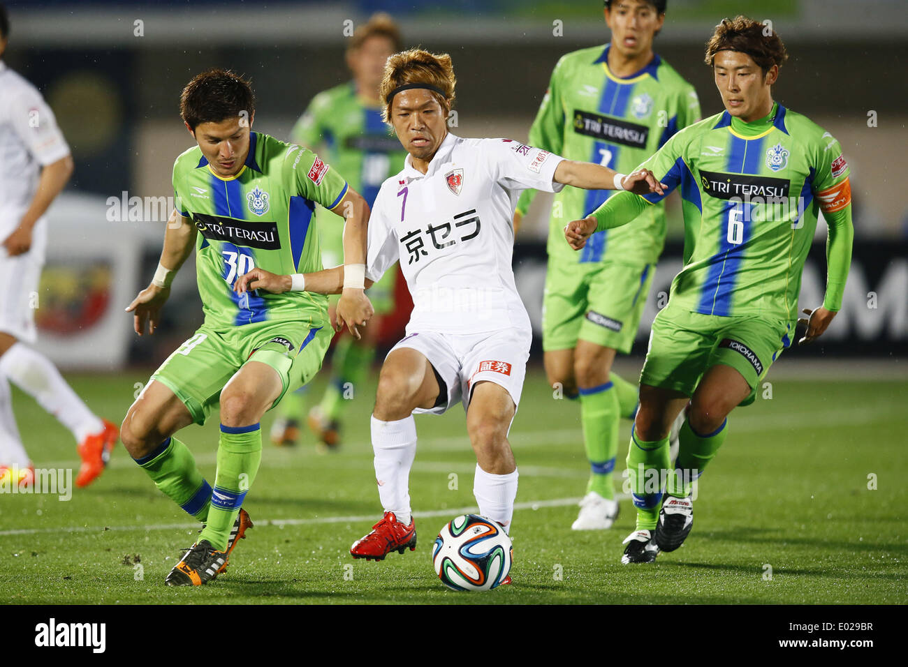 Shonan BMW Stadium Hiratsuka, Kanagawa, Japan. 29th Apr, 2014. (L-R ...
