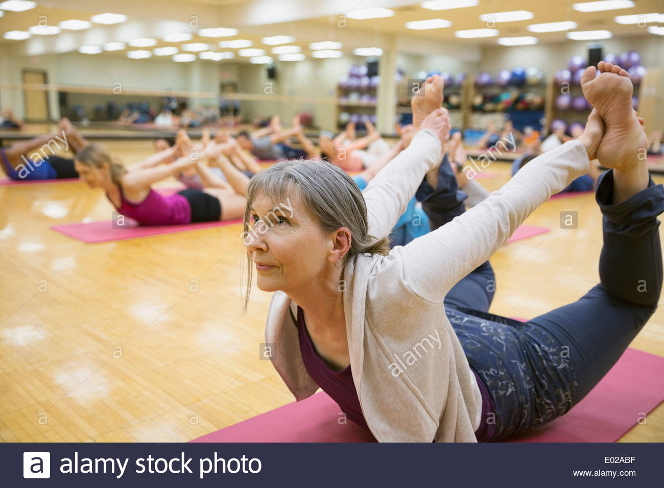 Chinese bow hi-res stock photography and images - Alamy