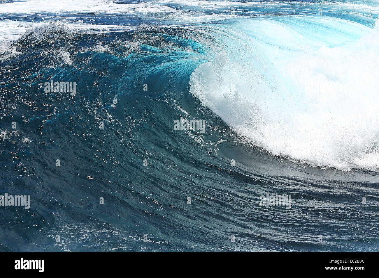 Beautiful teal ocean waves Stock Photo - Alamy