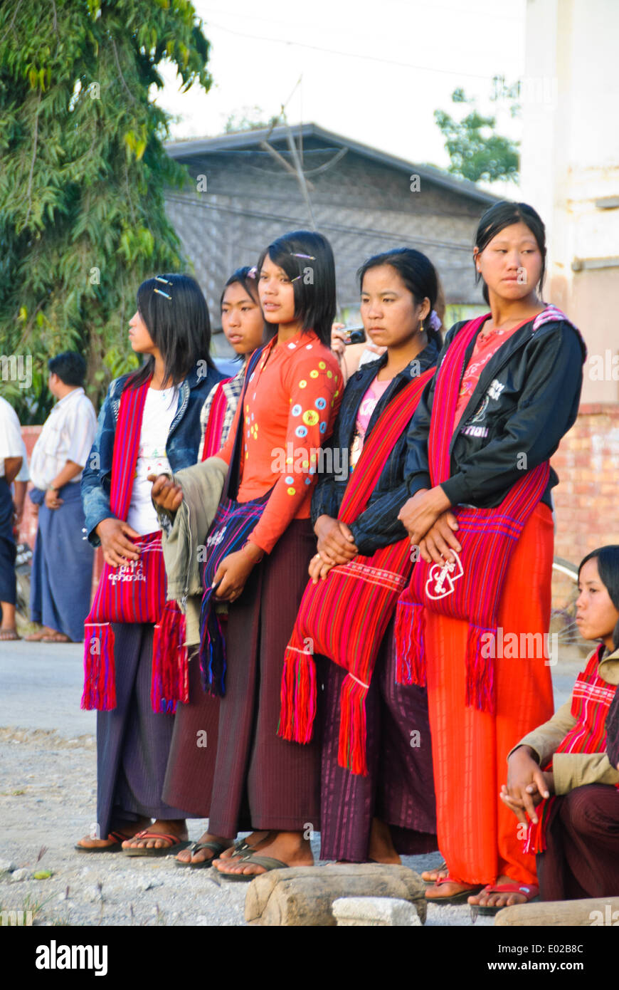 Tribal uniform hi-res stock photography and images - Alamy