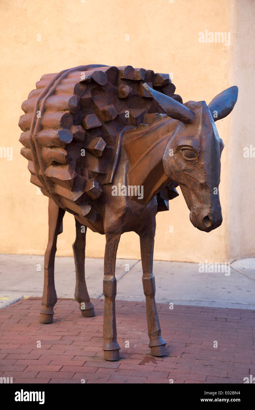 Burro alley statue hi-res stock photography and images - Alamy