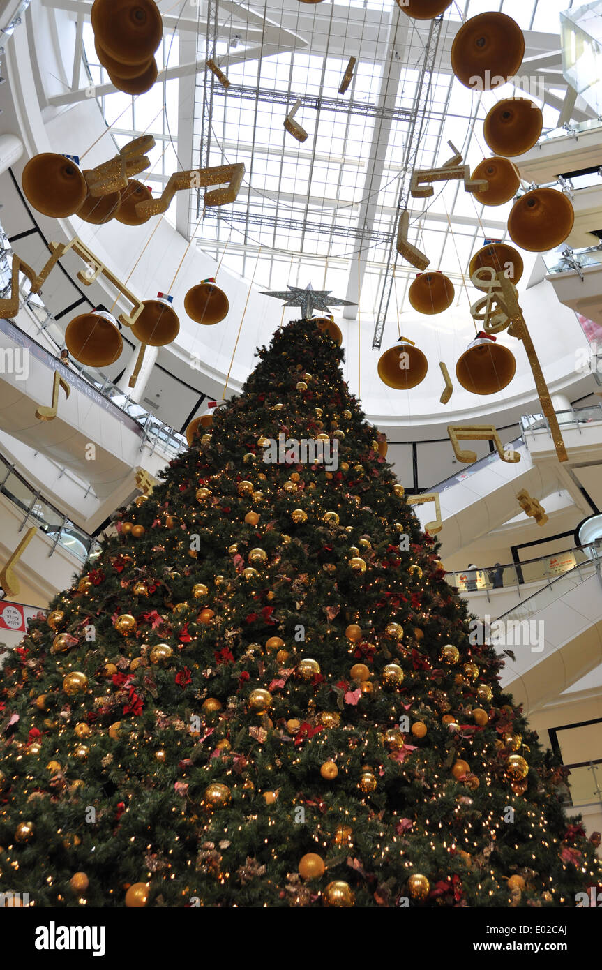 Large Christmas tree on display in a shopping centre Bangkok Stock ...