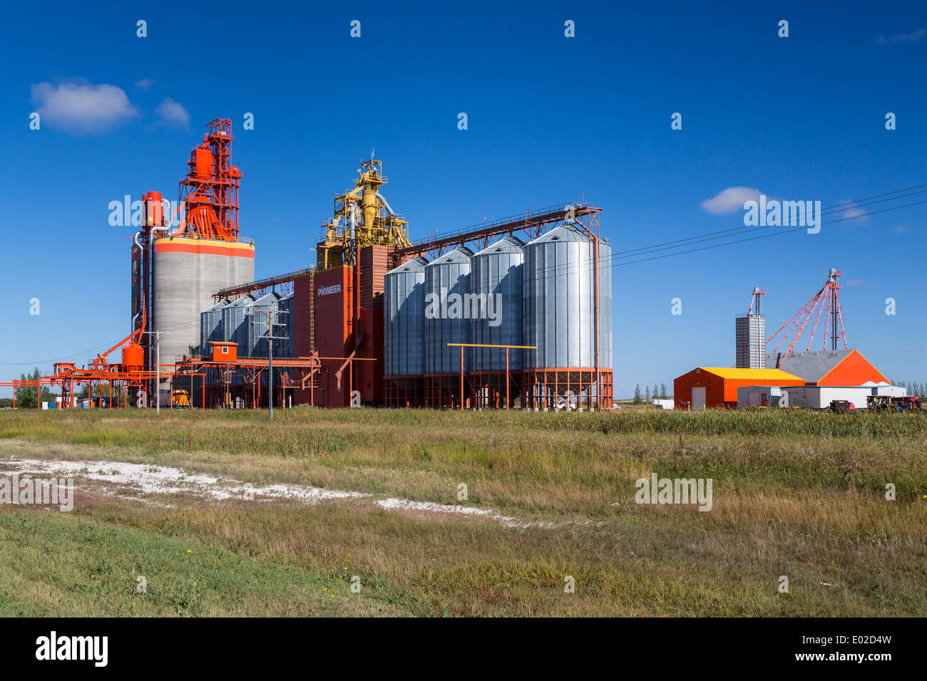 A Pioneer inland grain storage facility near Estevan, Saskatchewan ...