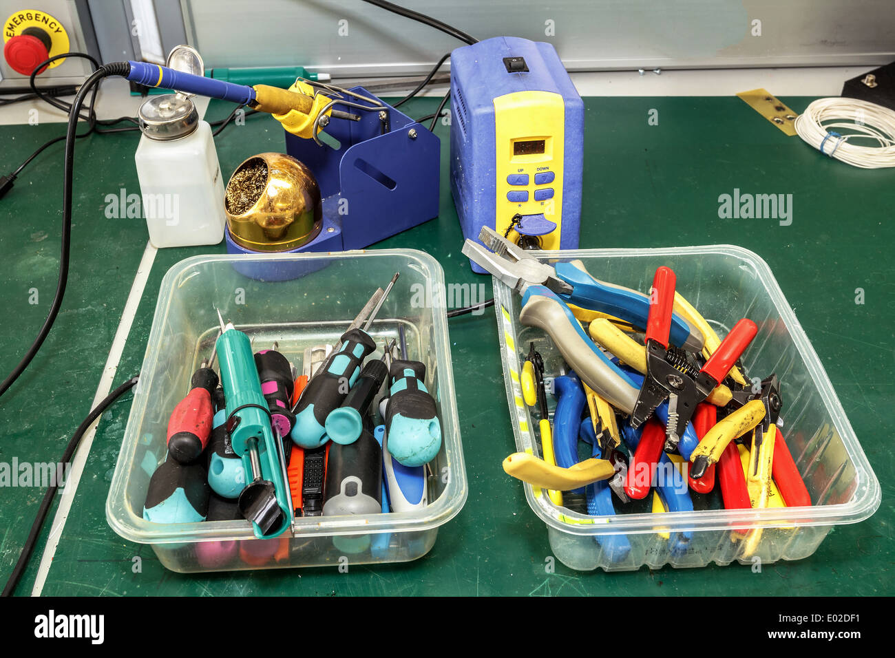 Microchip assembly line hi-res stock photography and images - Alamy