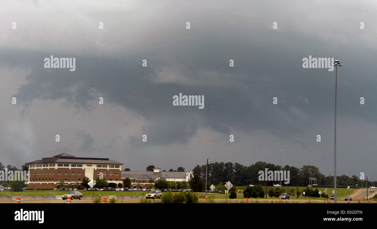 Canton Mississippi, USA. 29th Apr, 2014. USA-A severe thunderstorm wall ...