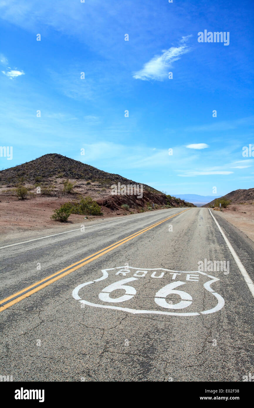 Route 66 road sign hi-res stock photography and images - Alamy