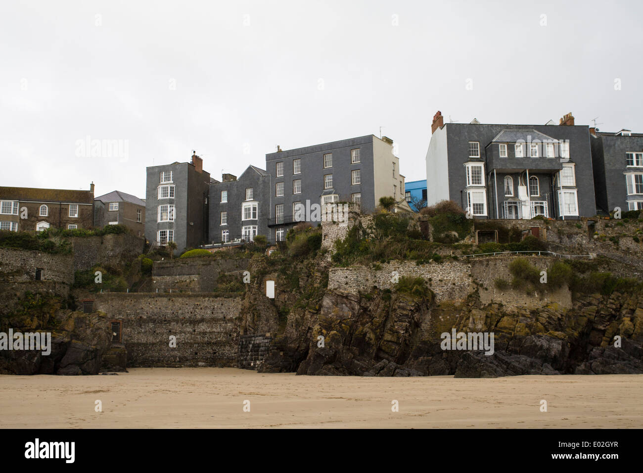 Tenby beach houses hi-res stock photography and images - Alamy