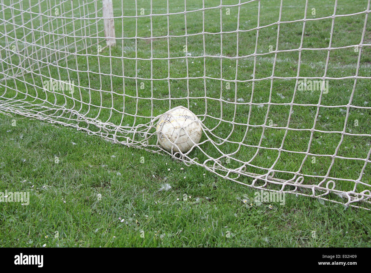 Ball and net hi-res stock photography and images - Alamy
