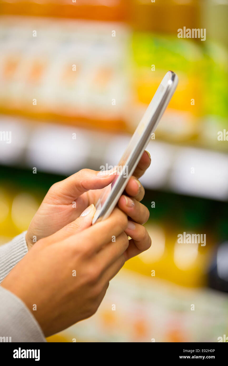 Technology Store Interior High Resolution Stock Photography and Images ...