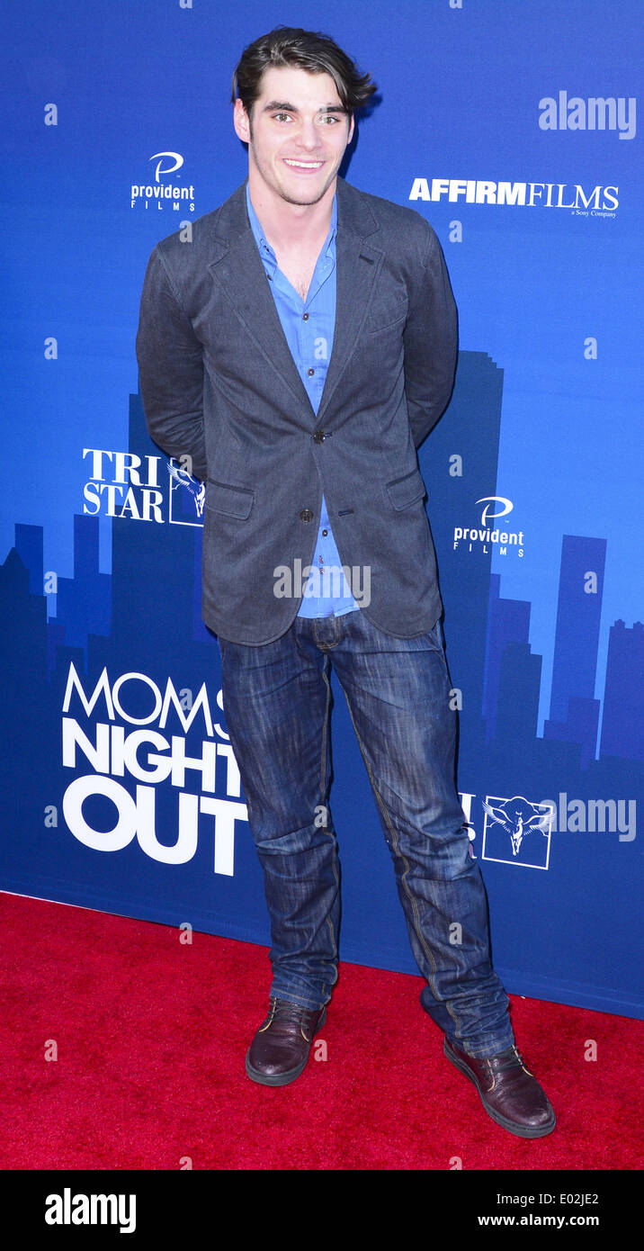 Breaking bad rj mitte hi-res stock photography and images - Alamy