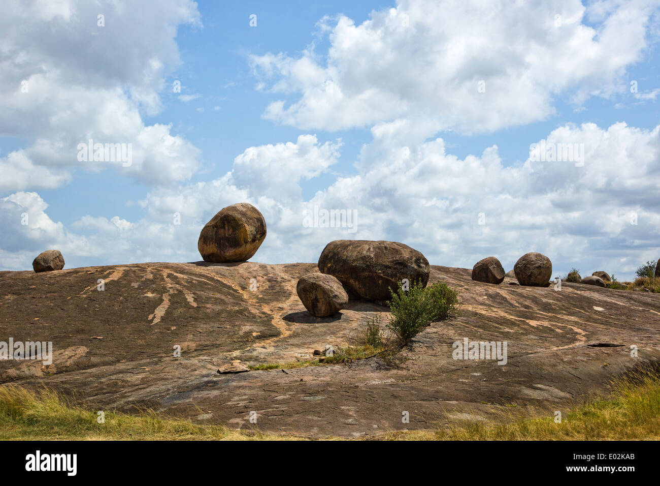 Kopje rocks in serengeti hi-res stock photography and images - Alamy