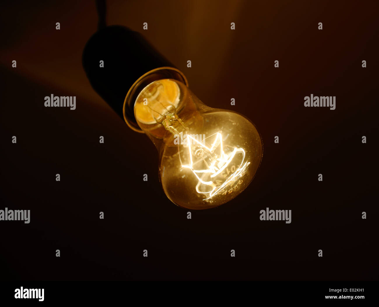 Glowing lighting hi-res stock photography and images - Alamy