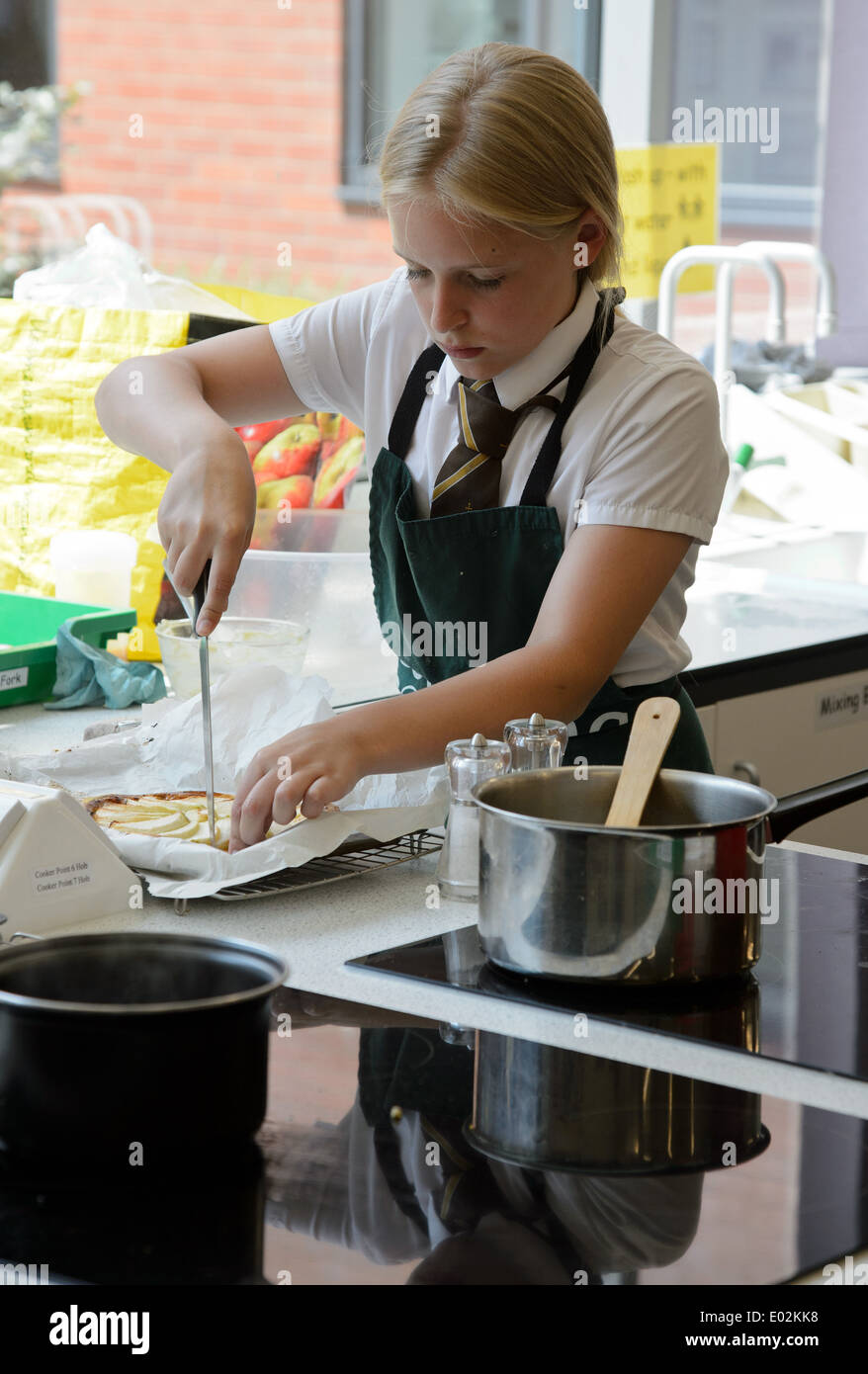 Pupils science lesson hi-res stock photography and images - Alamy