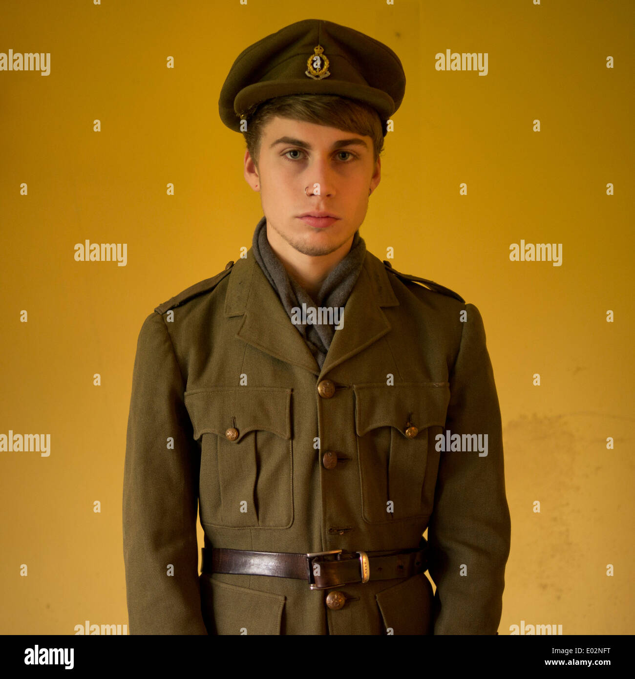 Man world war 2 uniform hi-res stock photography and images - Alamy