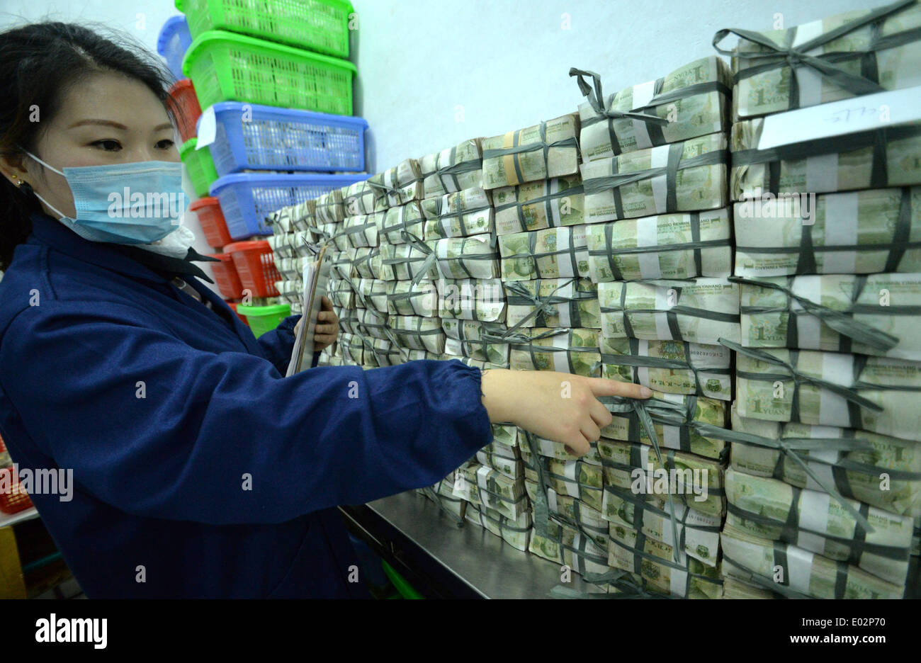 Bank counters hi-res stock photography and images - Alamy