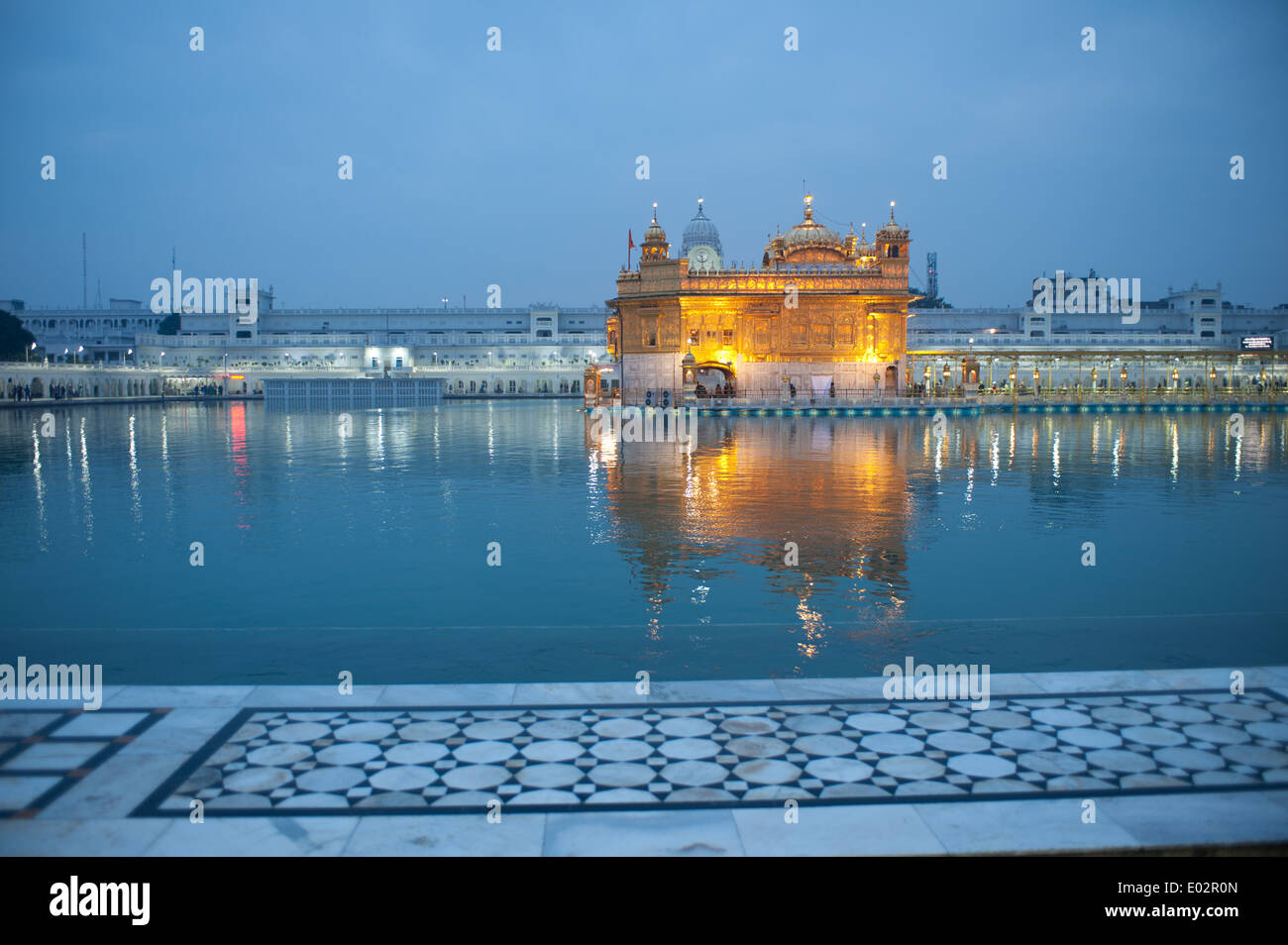 Punjab golden temple hi-res stock photography and images - Alamy
