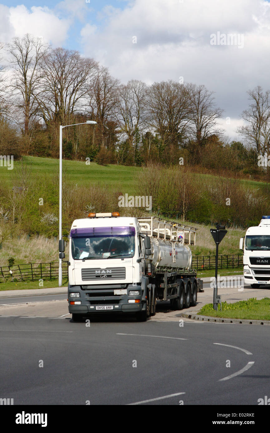 A Veolia tanker entering a roundabout in Coulsdon, Surrey, England ...