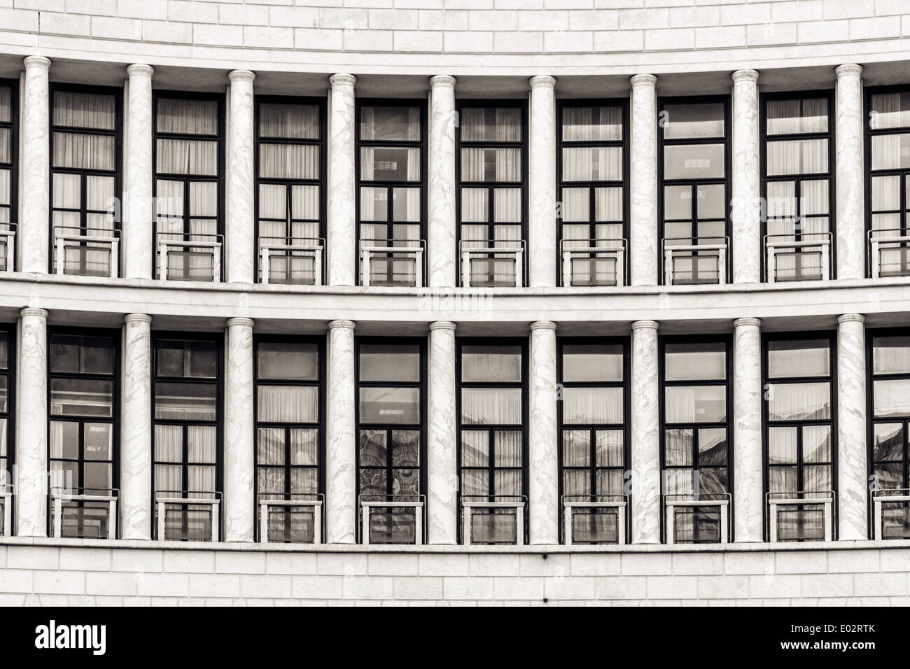 Neoclassical building hi-res stock photography and images - Alamy