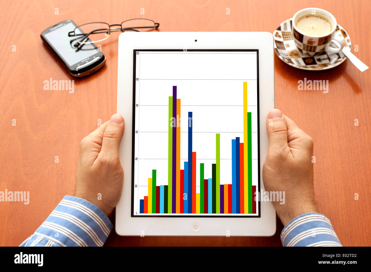 Bar graph computer hi-res stock photography and images - Alamy