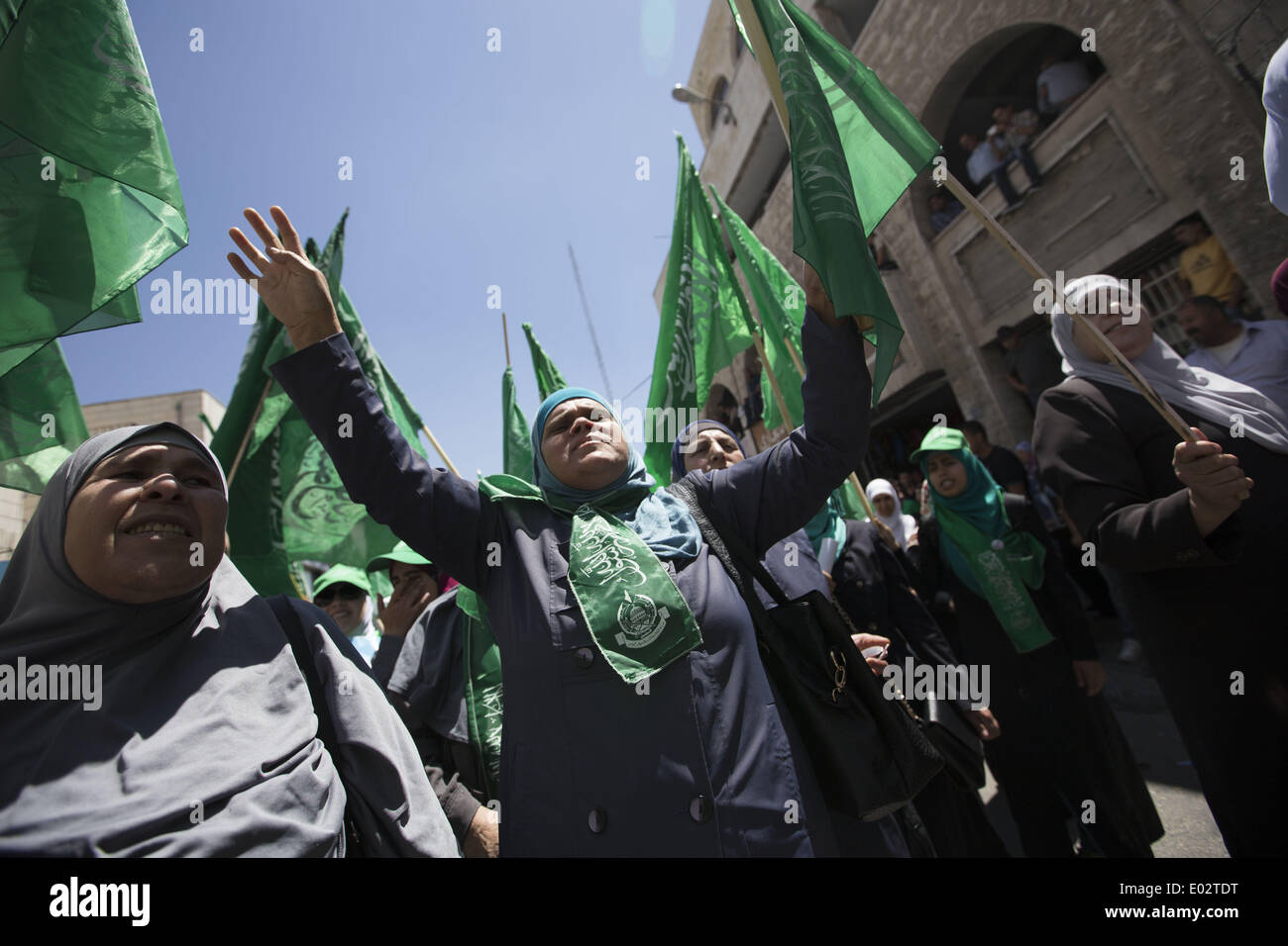 Ramallah, West Bank. 30th Apr, 2014. Palestinians participating in the ...