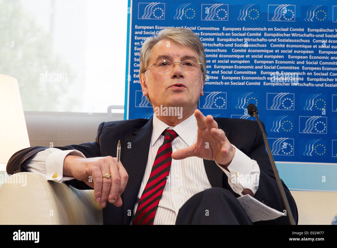Ukrainian president viktor yushchenko in hi-res stock photography and ...