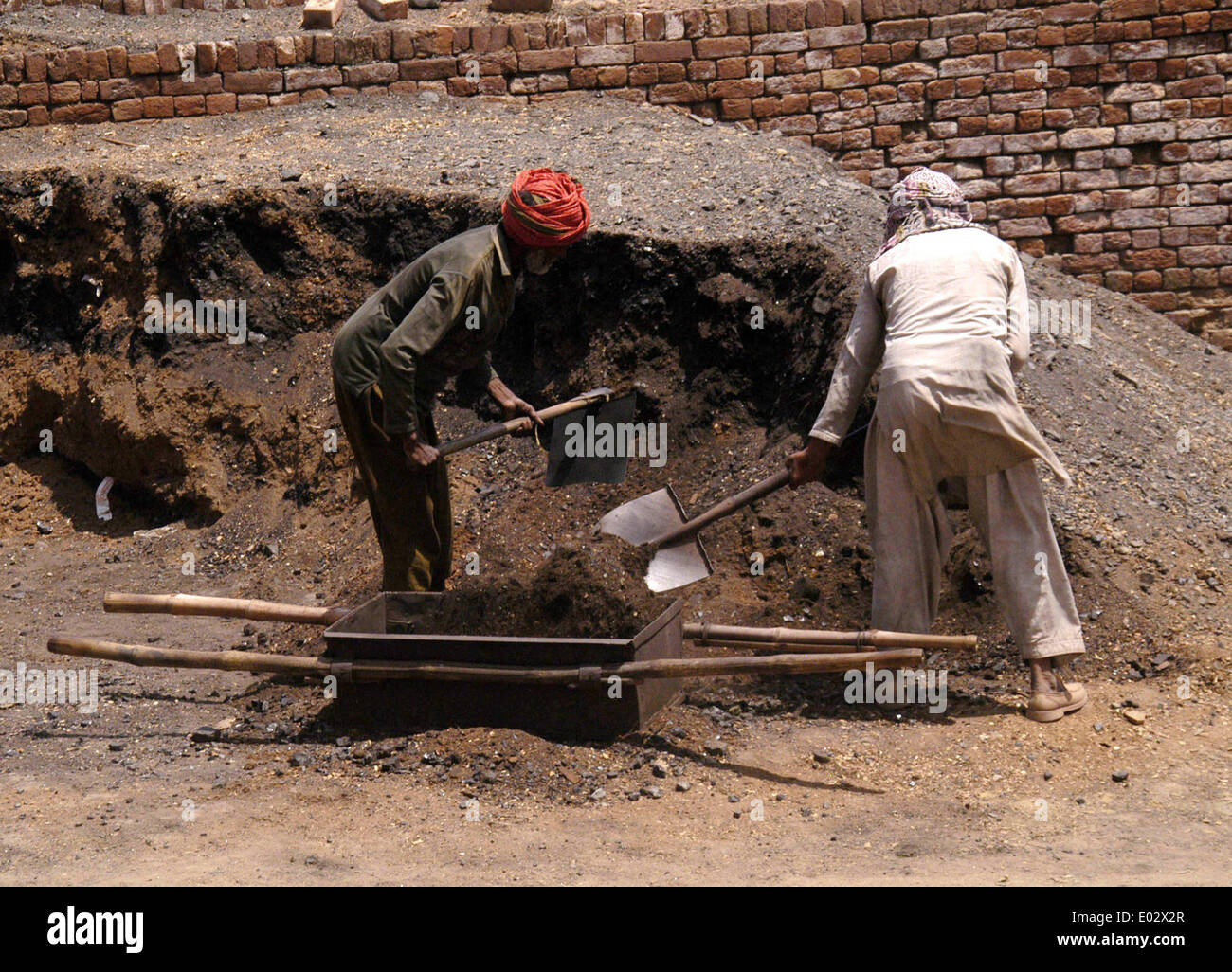 Workforce statistics hi-res stock photography and images - Alamy