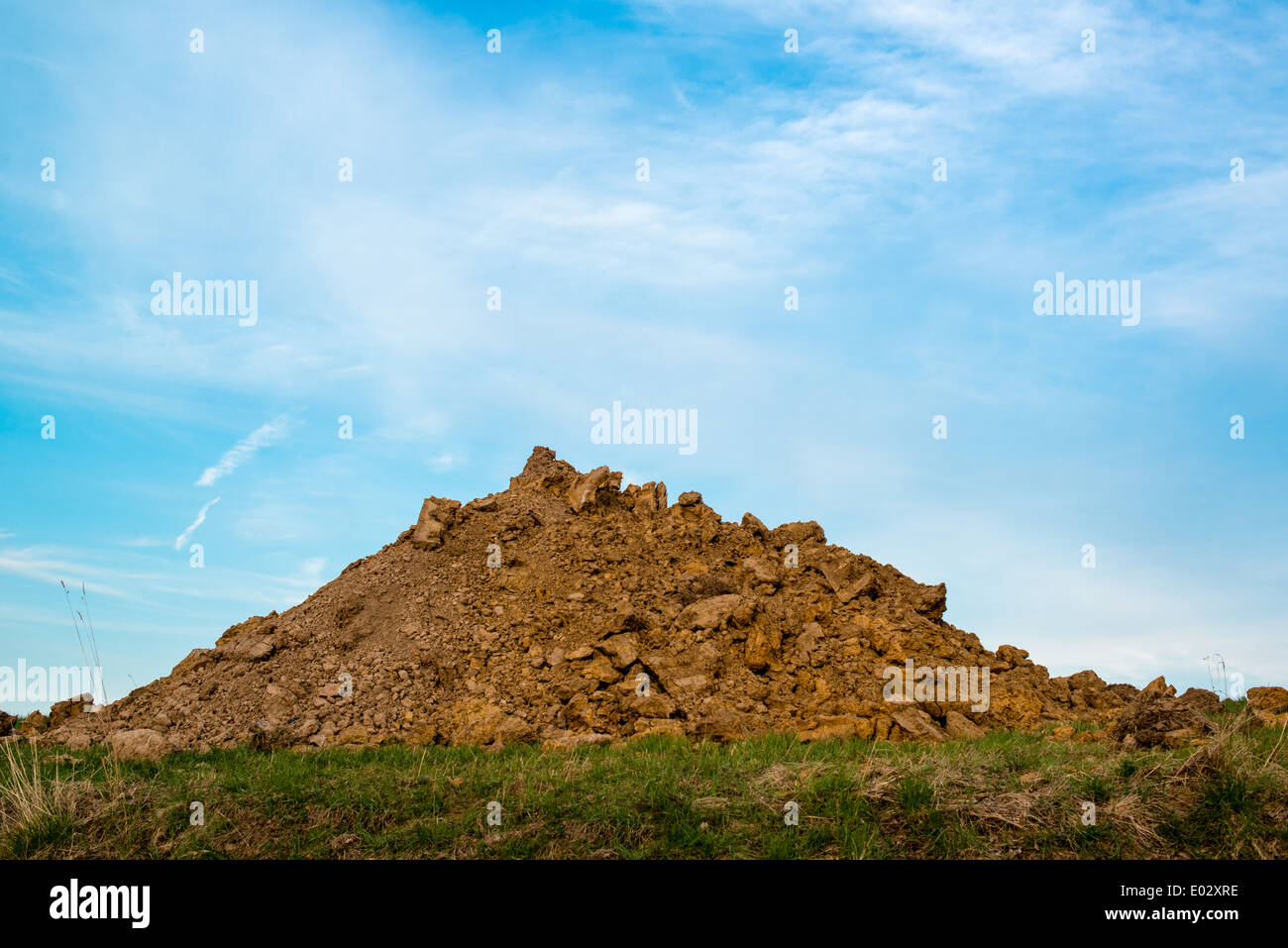 A pile of dirt Stock Photo - Alamy