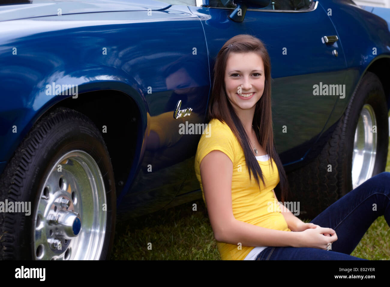 Teenage girl alone Stock Photo - Alamy